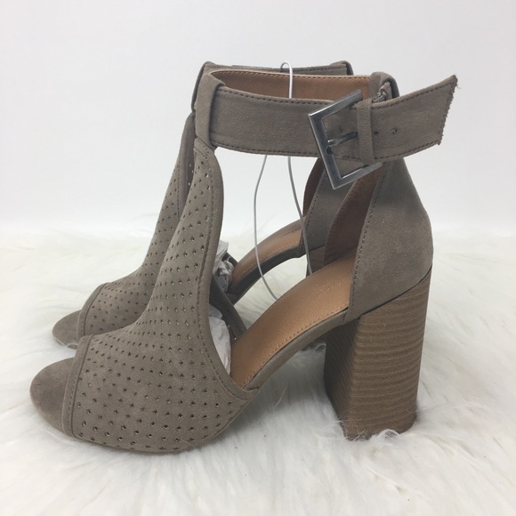 Universal Thread | Shoes | Universal Thread Laser Cut Out Ankle Bootie ...